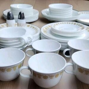 Corelle | Kitchen | 4 Piece Vintage Corelle Golden Butterfly Flower ...